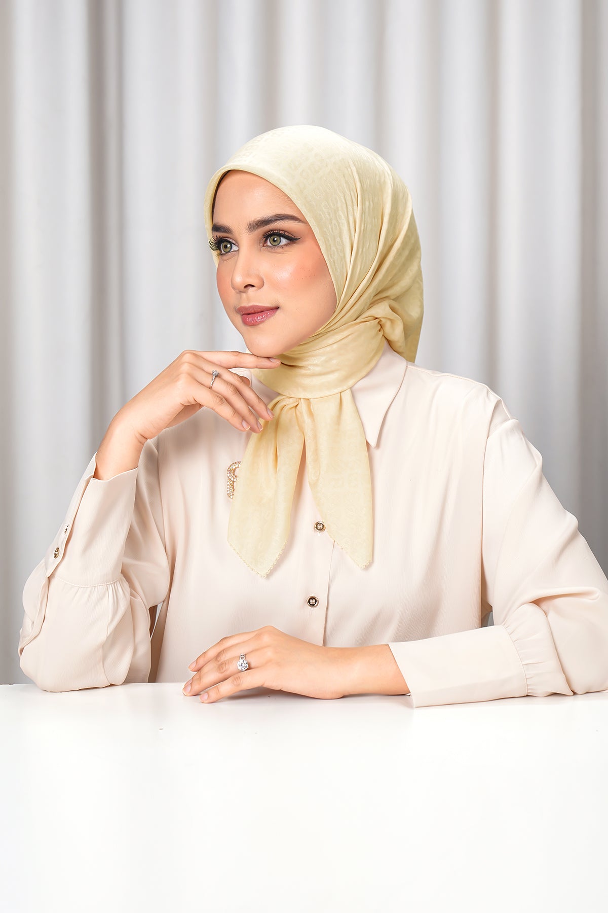 Everyday Tapis Embossed 2.0 - Chamomile – Buttonscarves Malaysia